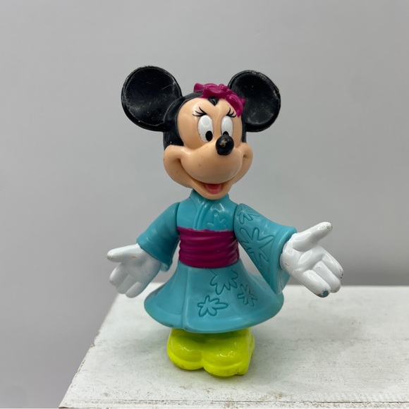 Disney | Toys | Disney Minnie Mouse Kimono Figure Epcot Center 993 Cake ...